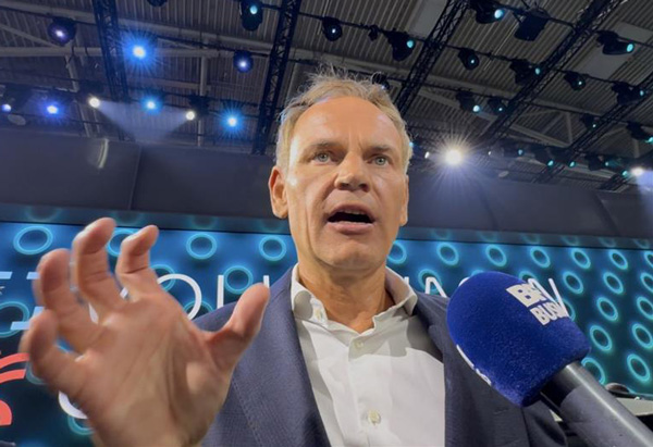 独VW、2035年のEV100％は「時期尚早」 オリバー・ブルーメCEOインタビュー：日経ビジネス電子版