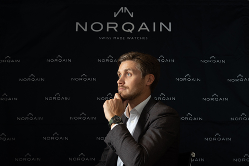 スイス時計ブランドの若き創業者が問う「ものづくり」の未来：日経ビジネス電子版