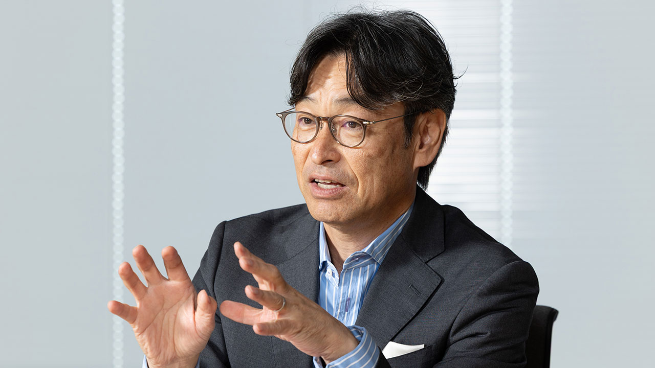 アメックス日本法人、入社35年の日本人社長が語る「社員の愛を強くする経営」：日経ビジネス電子版