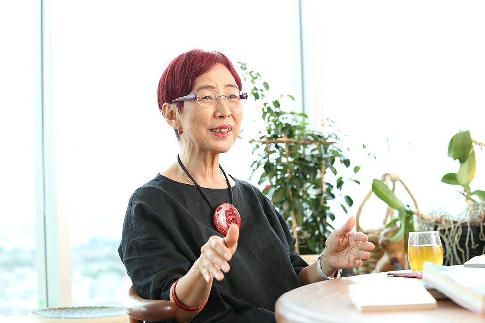 セゾンは実体よりもイメージの方が過剰だった：日経ビジネス電子版