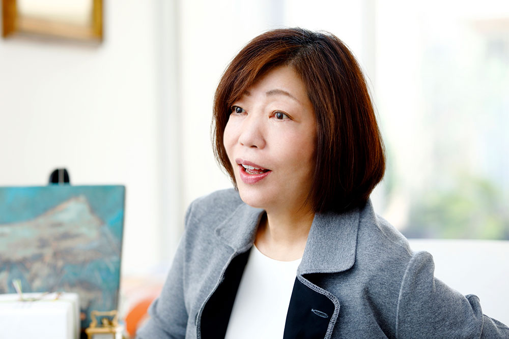 林真理子「堤さんが現代を見たらがっかりする」：日経ビジネス電子版